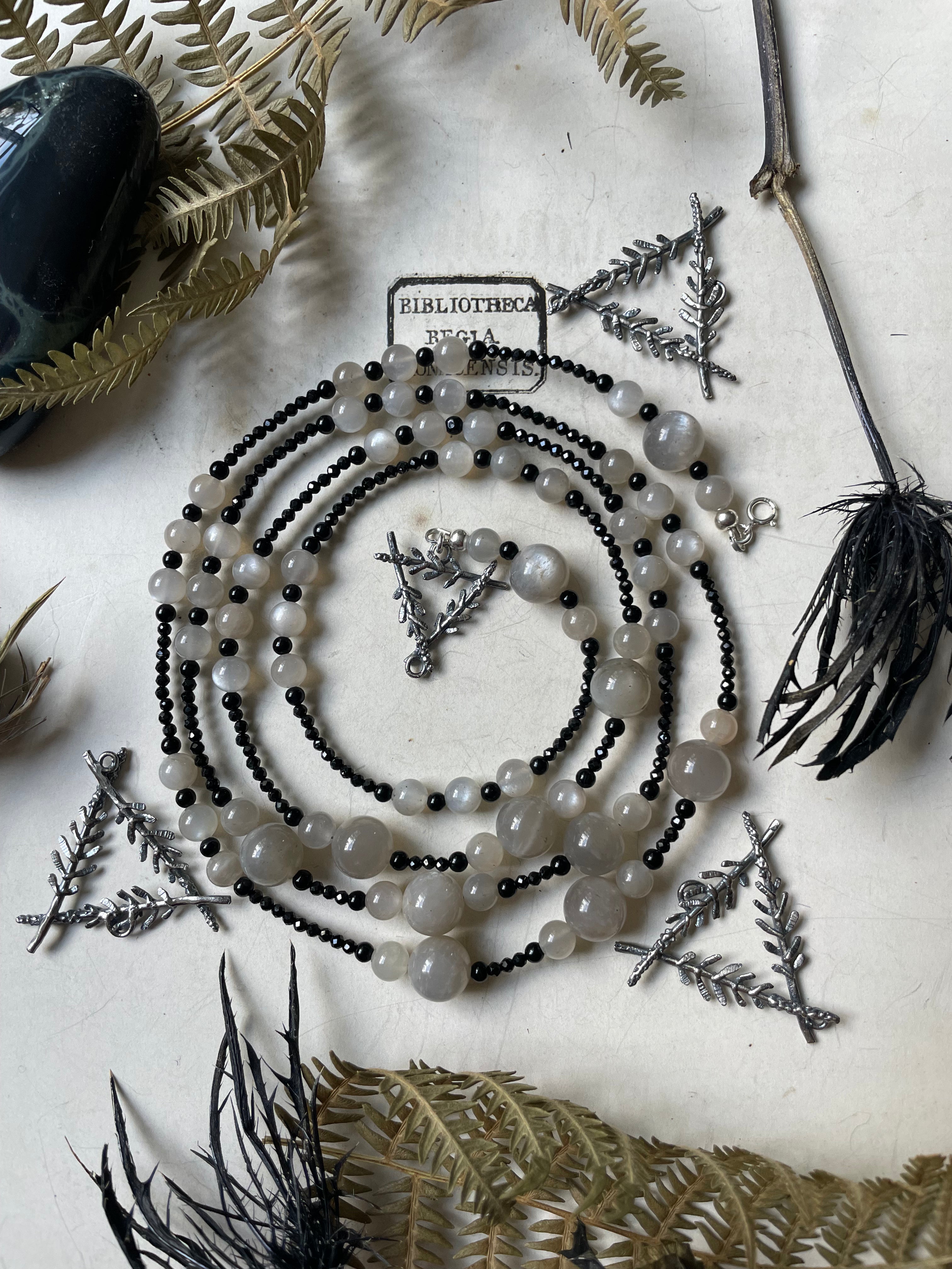 The Weird Sisters – Weird Sister Strands